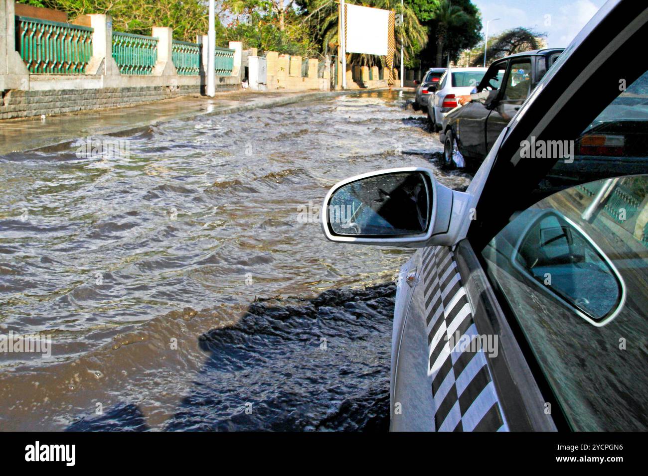 Flooded street hi-res stock photography and images - Alamy