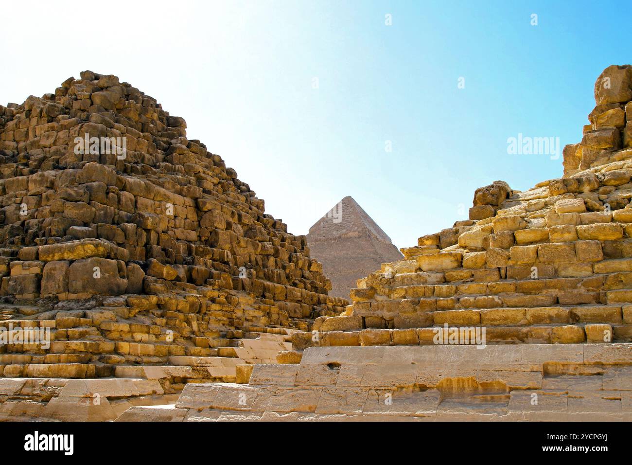 Tombs pyramid giza hi-res stock photography and images - Alamy