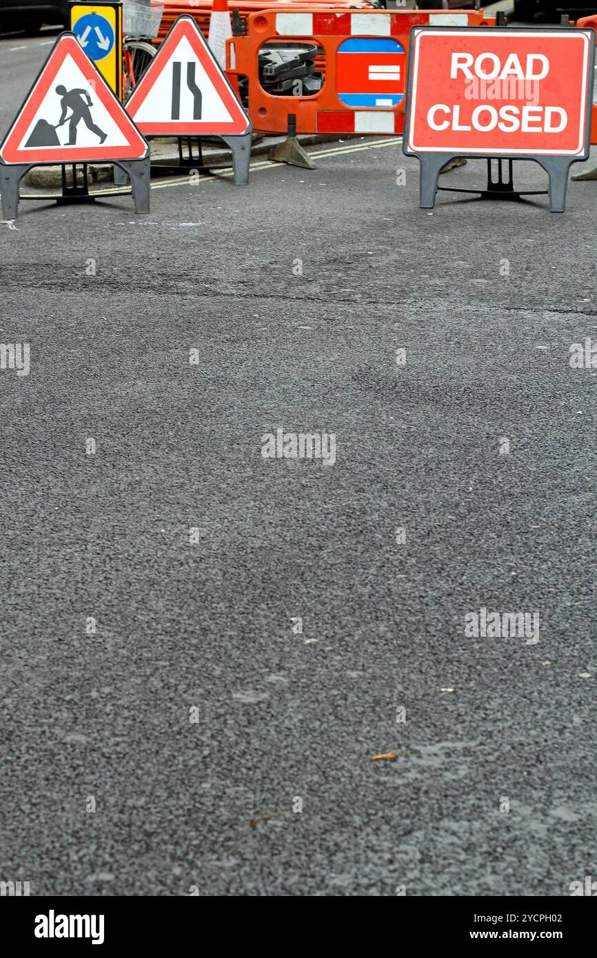 Road work sign Stock Photo - Alamy