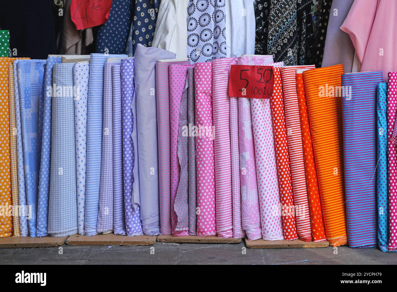 Textile material hi-res stock photography and images - Alamy