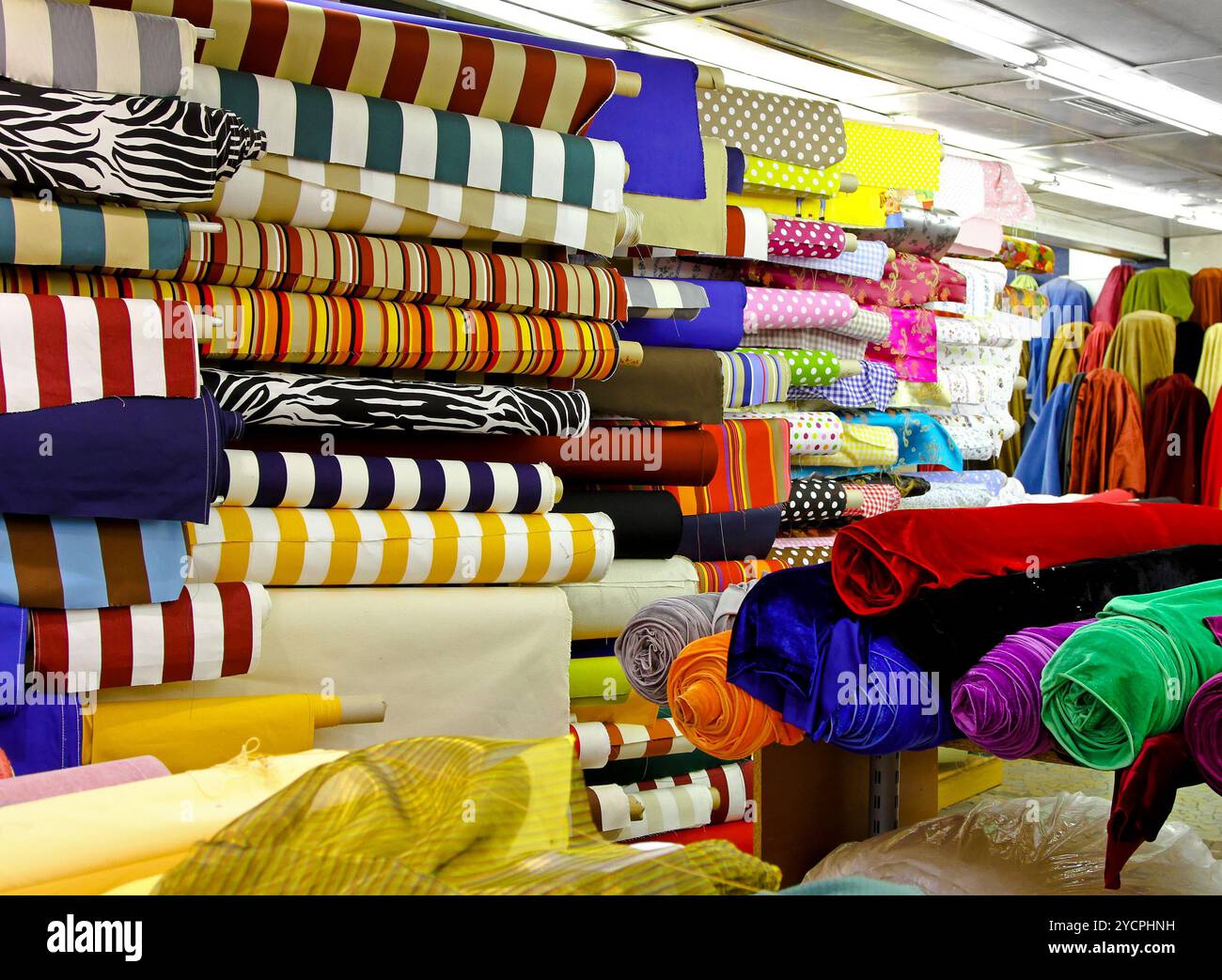 Fabric rolls hi-res stock photography and images - Alamy