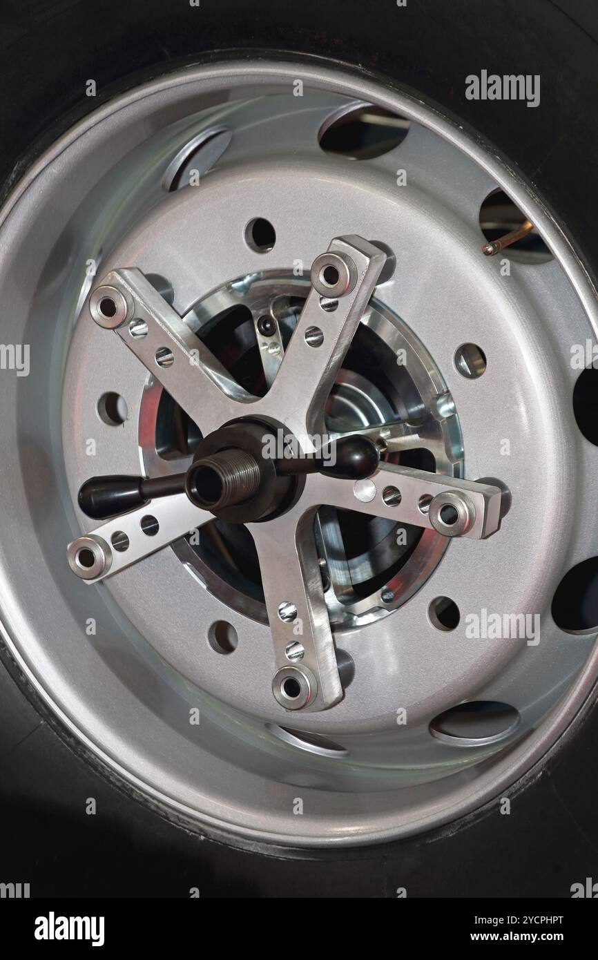 Wheel measurement hi-res stock photography and images - Alamy