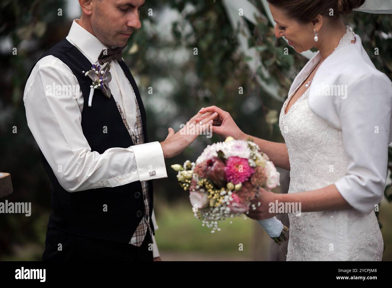 Unity ceremony ideas hi-res stock photography and images - Alamy