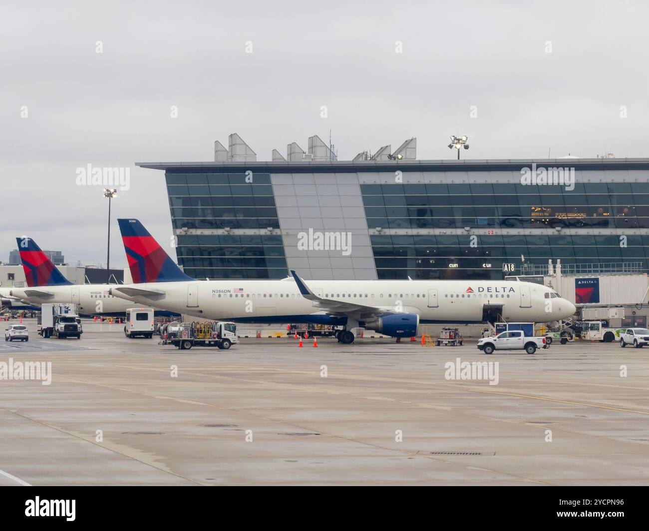 Delta Air Lines Airbus 321-211 N386DN at Boston Logan International ...