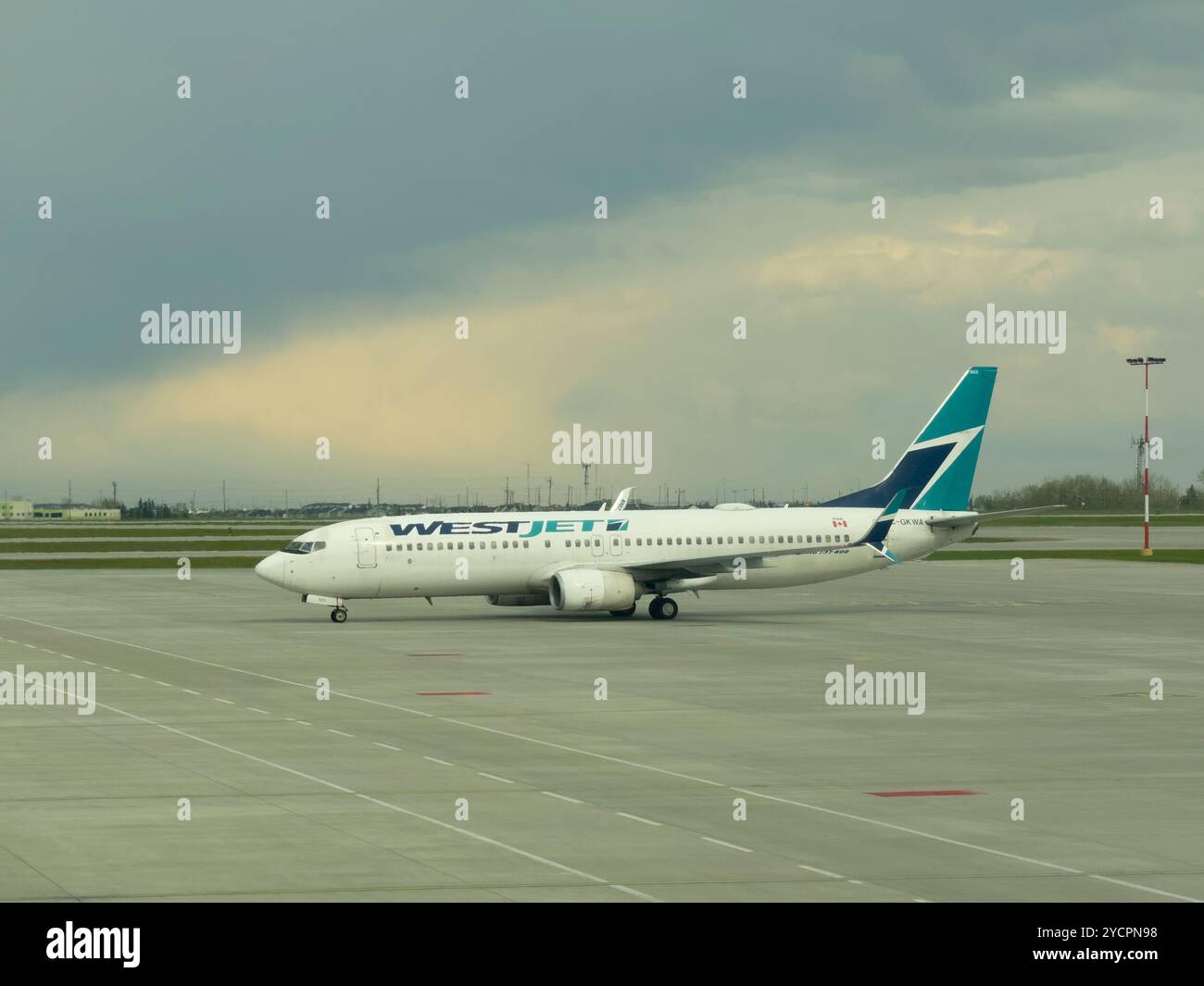 WestJet Boeing 737-8CT C-GKWA at Calgary International Airport (YYC ...