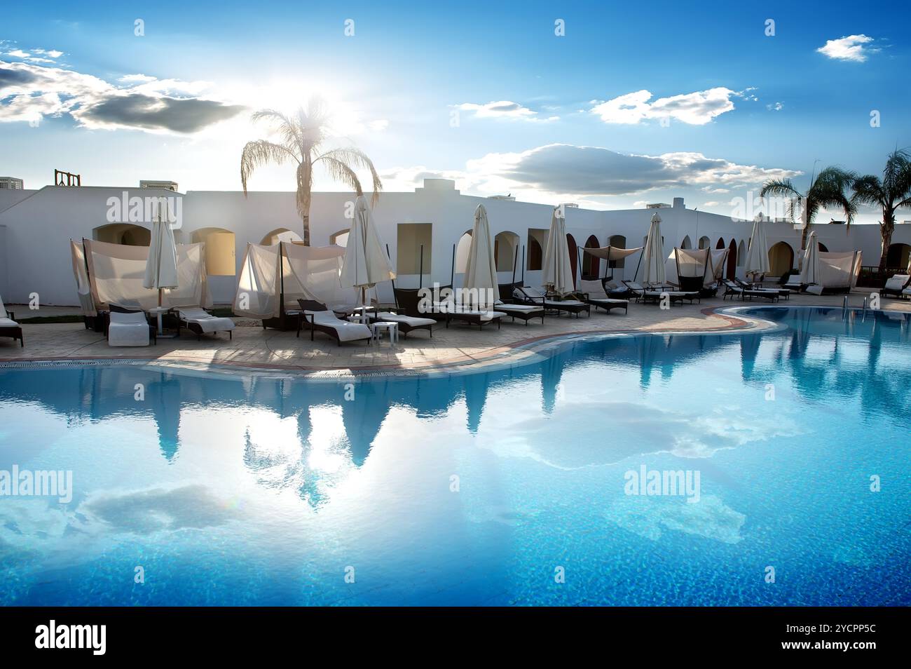 Beautiful luxury hotel pool hi-res stock photography and images - Alamy