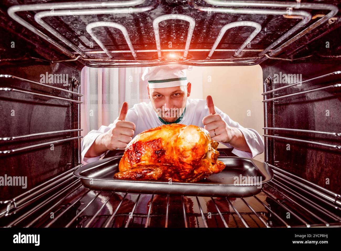 Chicken cooking hi-res stock photography and images - Alamy
