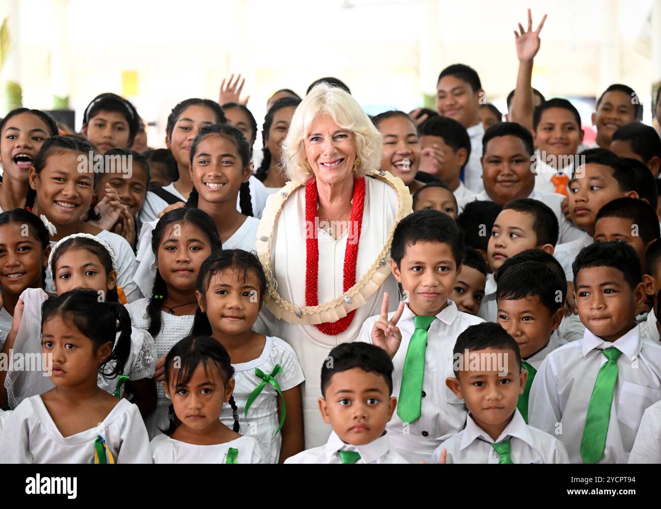Queen Camilla with children from Moata'a village's aoga faifeau (pastor ...