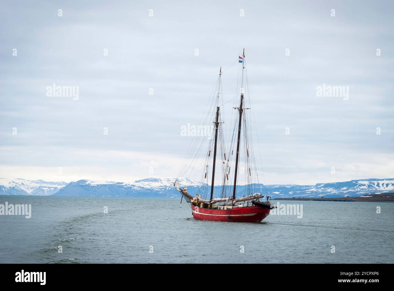 Ship in blue water arctic hi-res stock photography and images - Alamy