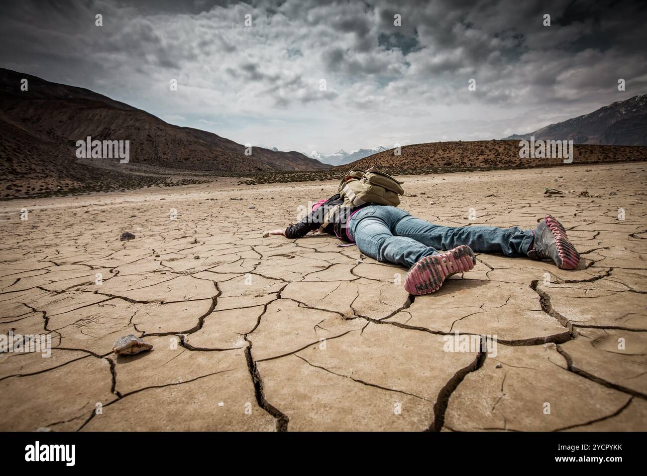 Dried mud ground dry hi-res stock photography and images - Alamy