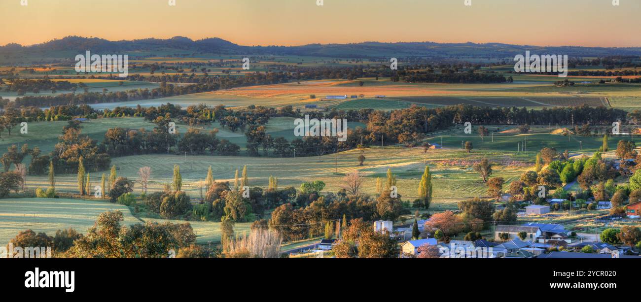 Beautiful early morning views hi-res stock photography and images - Alamy