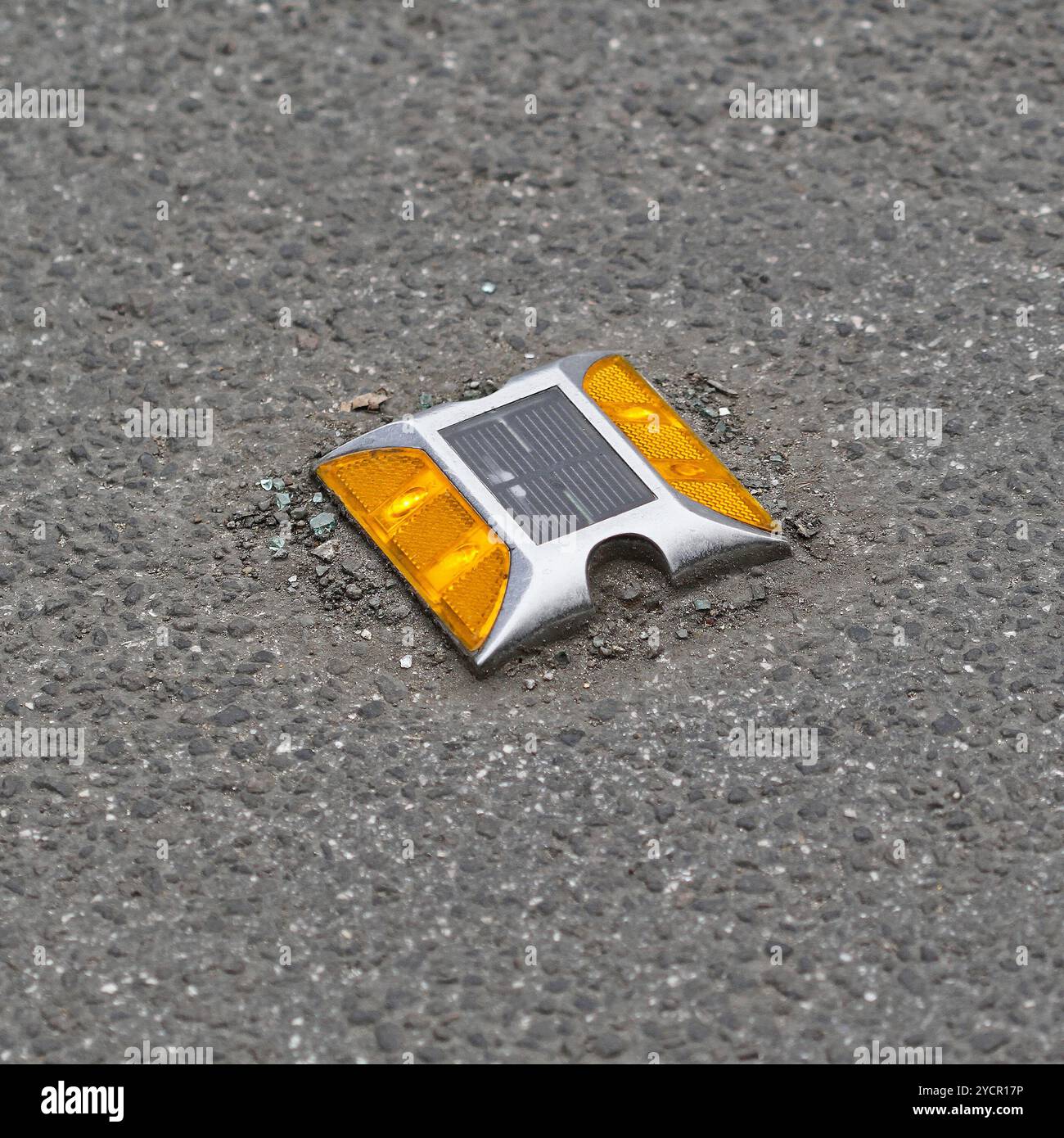 Solar powered street lights hi-res stock photography and images - Alamy