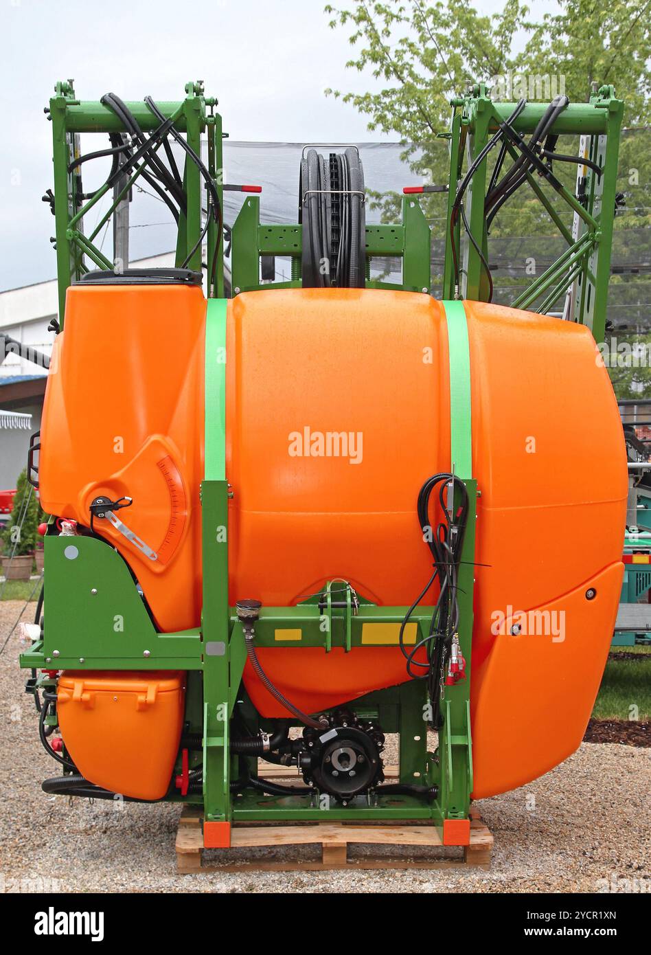 Pump sprayer hi-res stock photography and images - Alamy