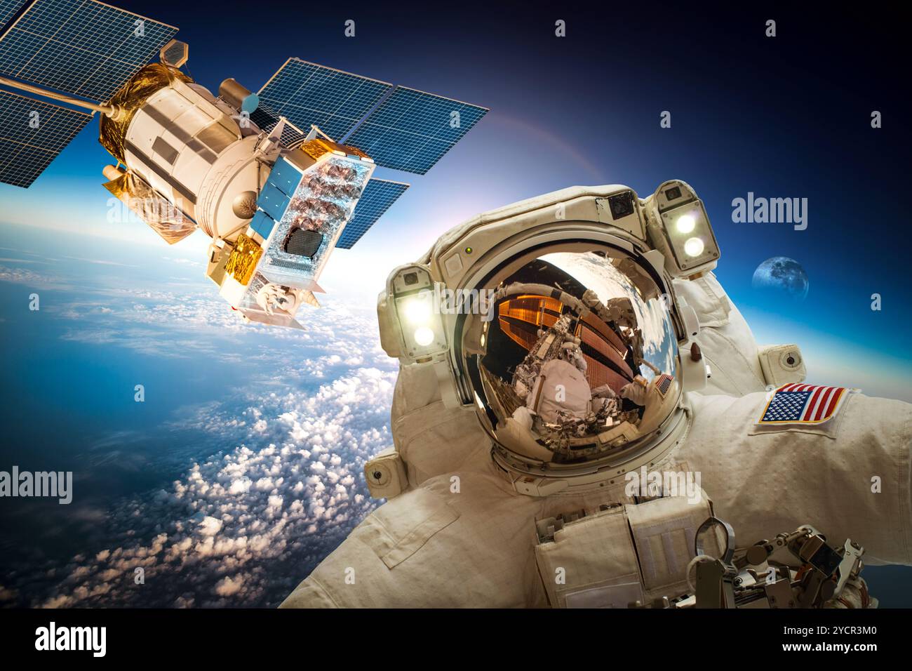 Spaceship outer space hi-res stock photography and images - Alamy