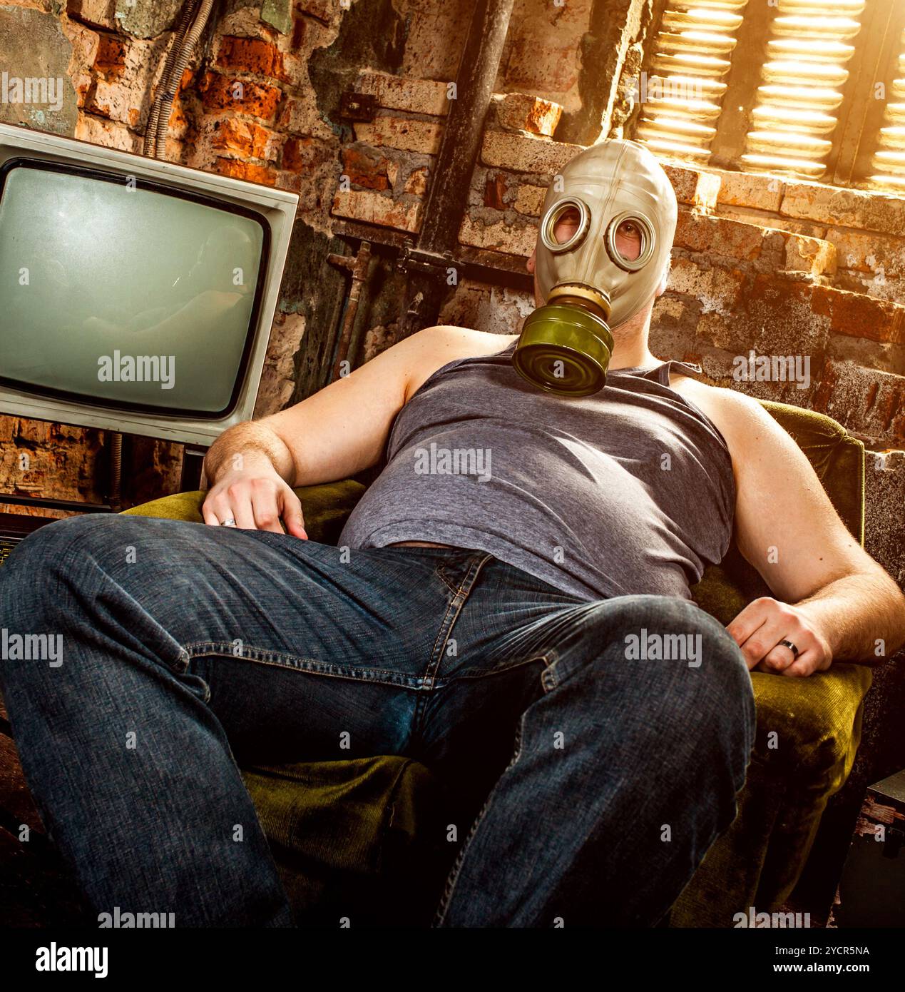 Abstract gas mask hi-res stock photography and images - Alamy