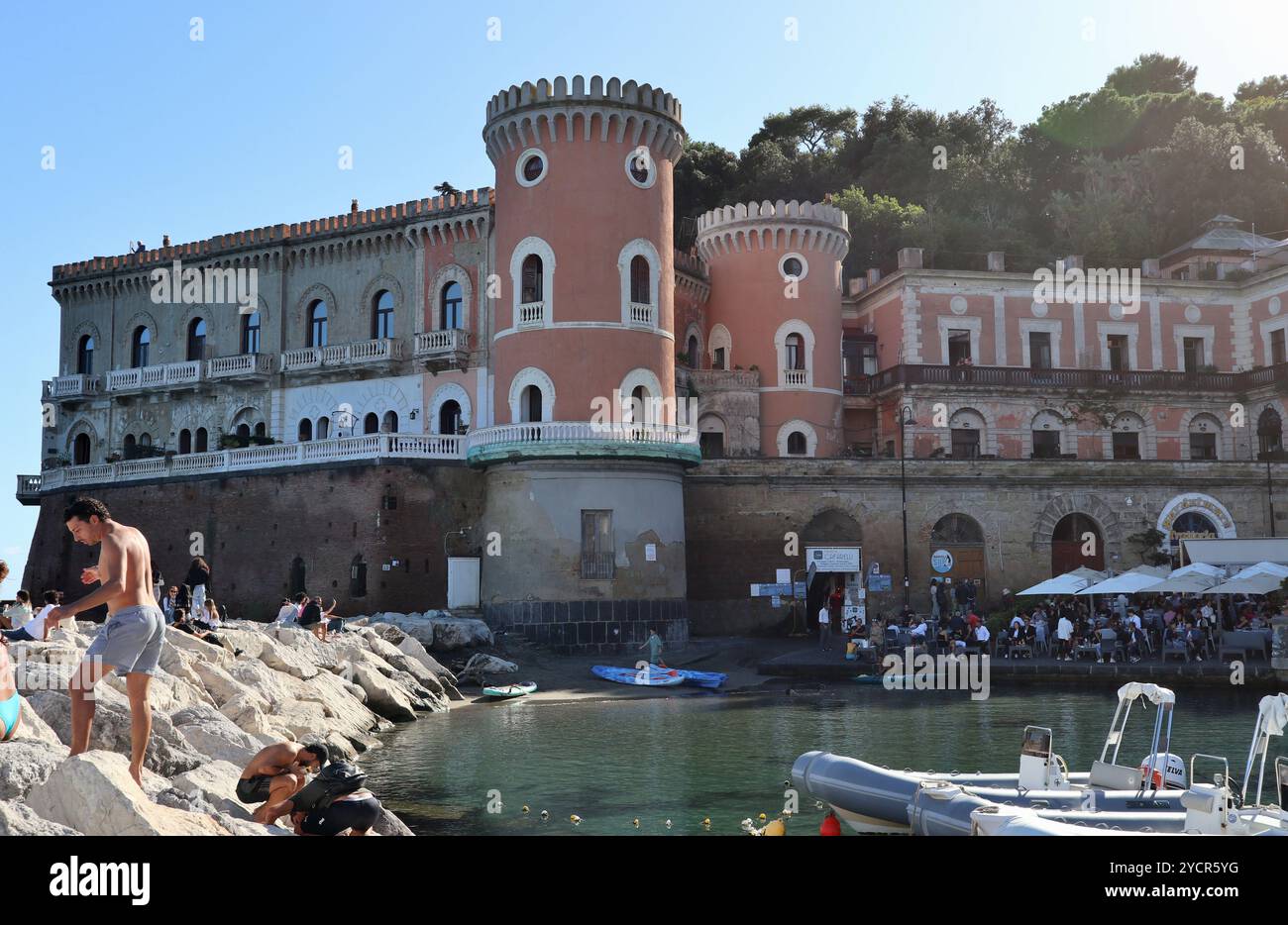 Napoli - Villa Volpicelli dalla scogliera Stock Photo - Alamy