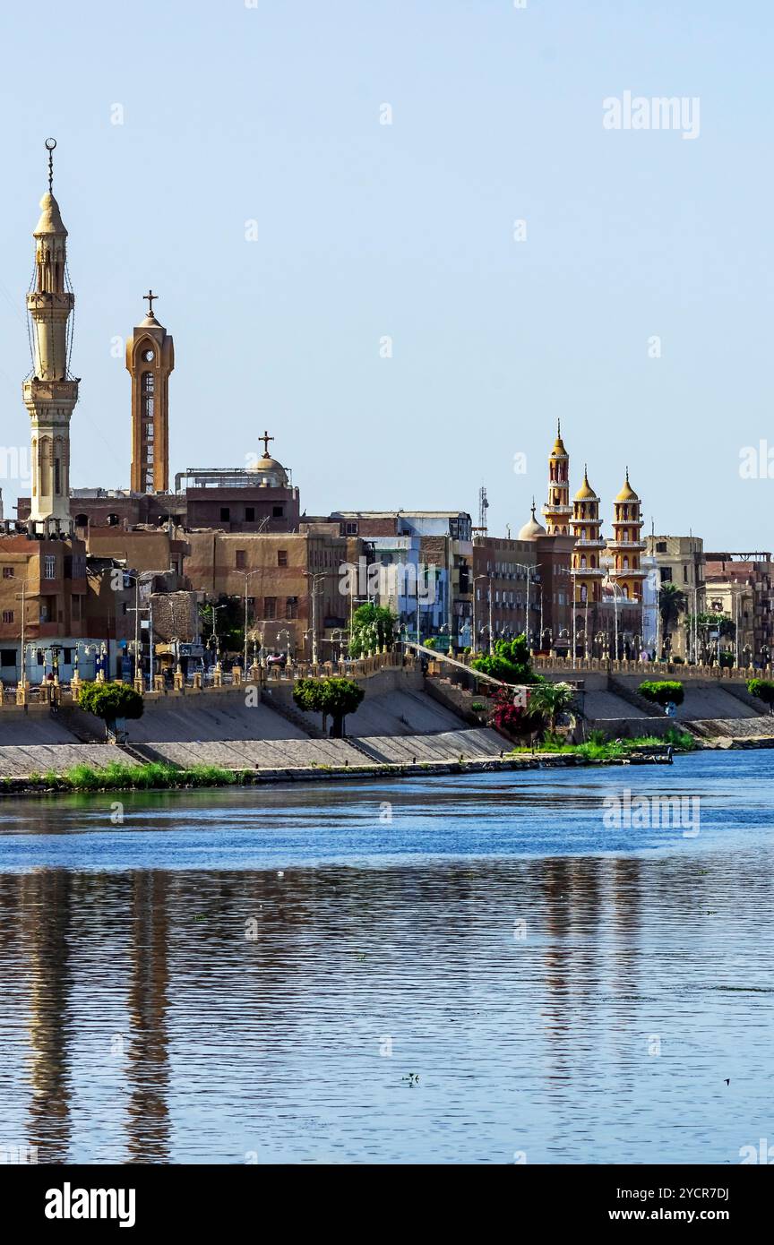 Esna city at luxor hi-res stock photography and images - Alamy