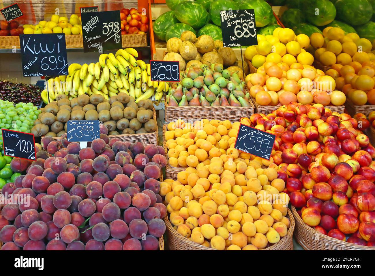 Fruit Market Stall Stock Photo - Alamy