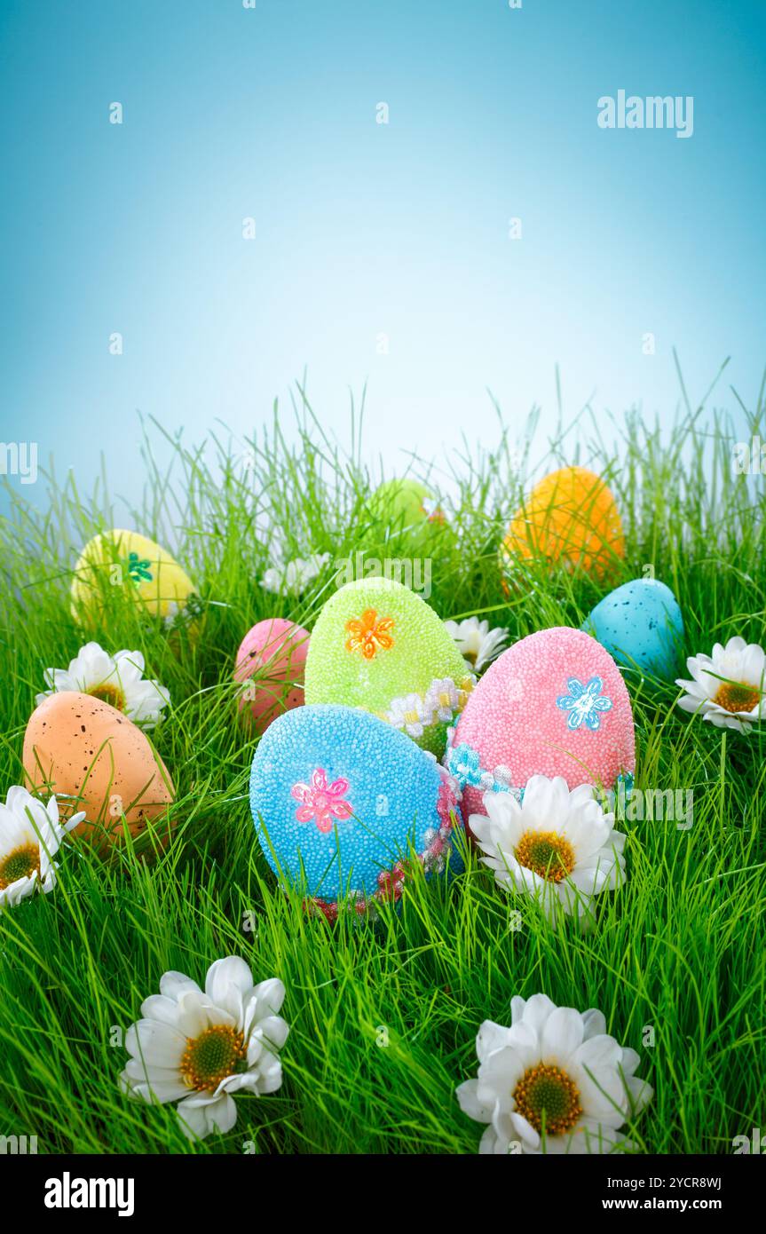 Beautiful decorated easter eggs hi-res stock photography and images - Alamy