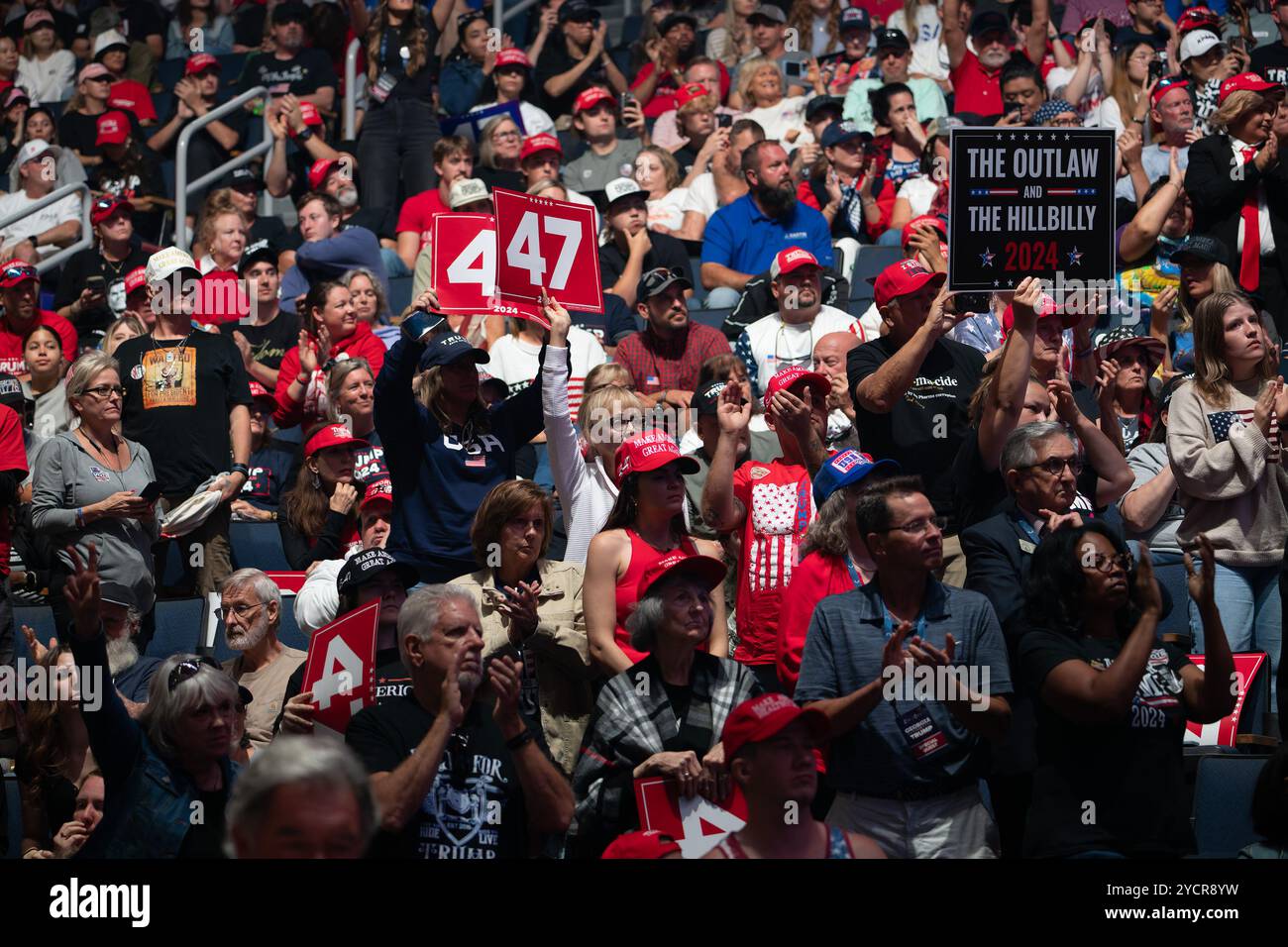 Trump rally 2024 cheer hi-res stock photography and images - Alamy