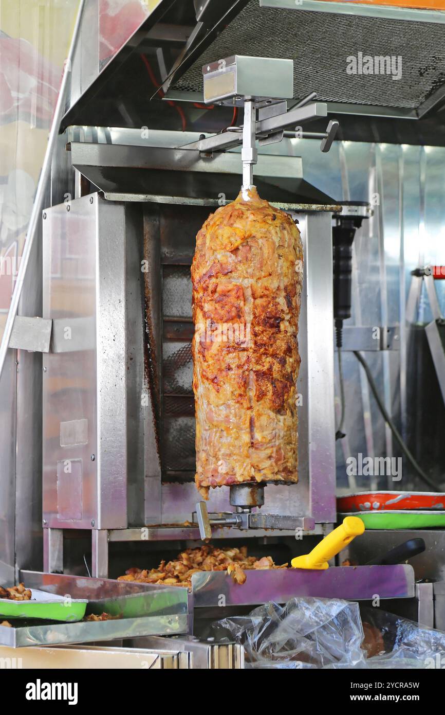 Doner kebab middle east hi-res stock photography and images - Alamy