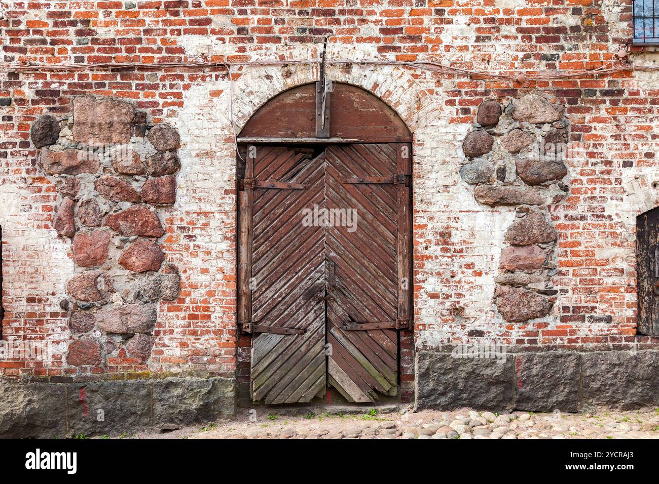 Medieval wooden castle hi-res stock photography and images - Alamy