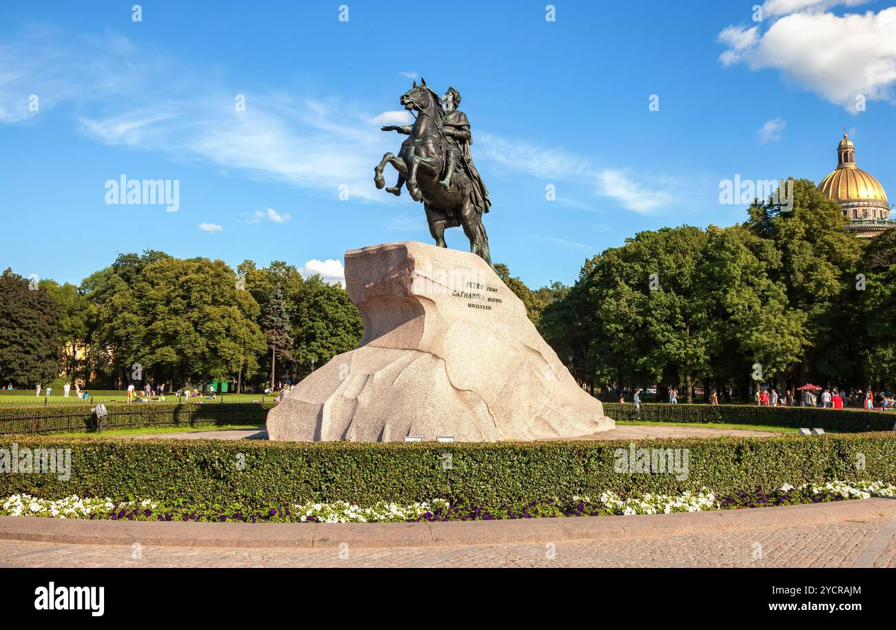 The equestrian statue of Peter the Great (Bronze Horseman) in St ...