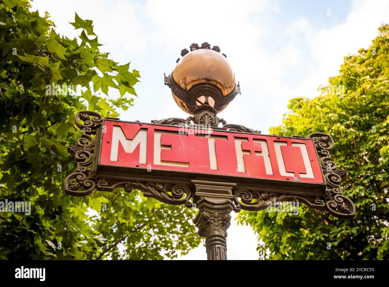 Old metro sign, Paris Stock Photo - Alamy