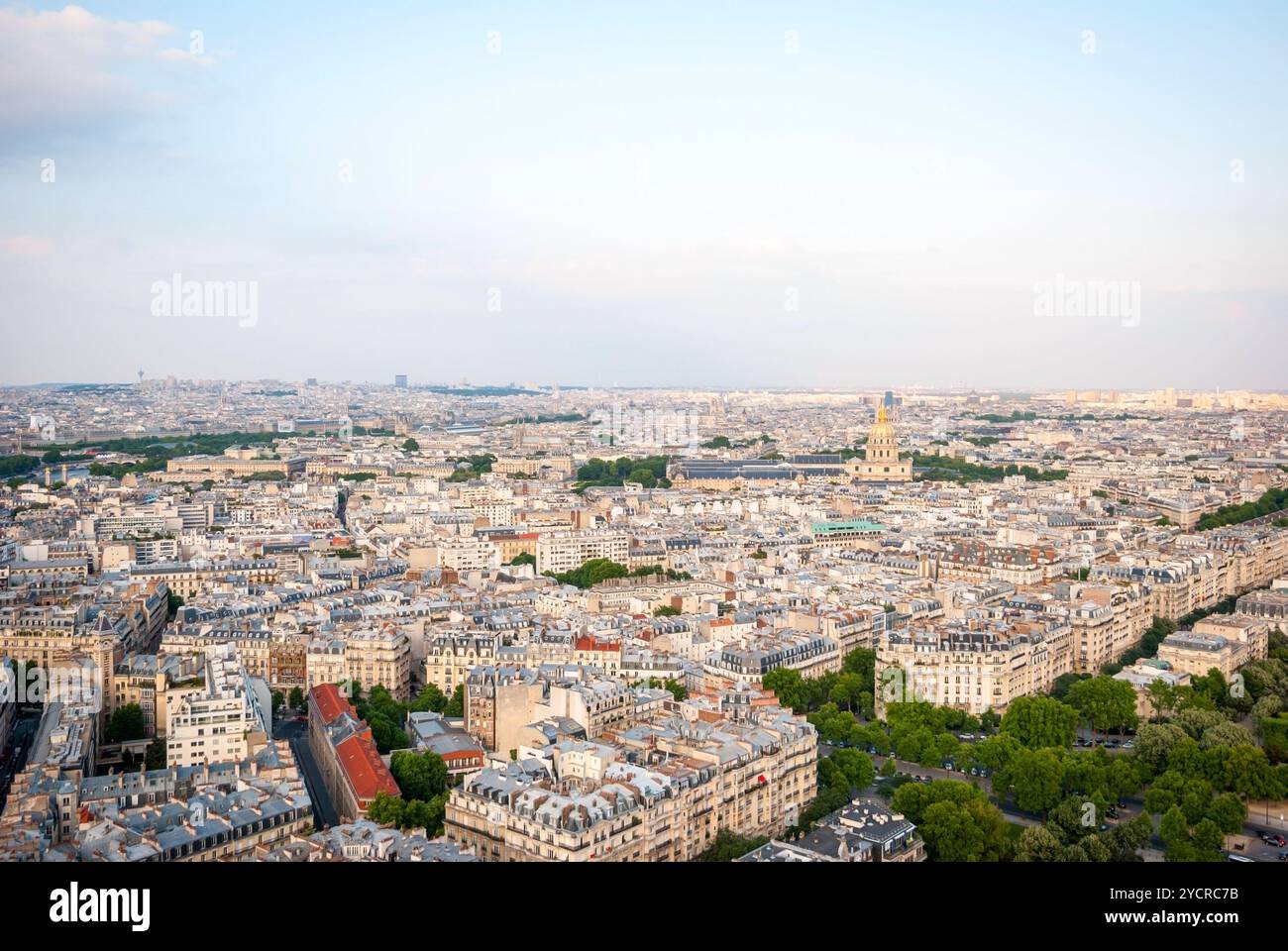 Paris skyline from above hi-res stock photography and images - Alamy
