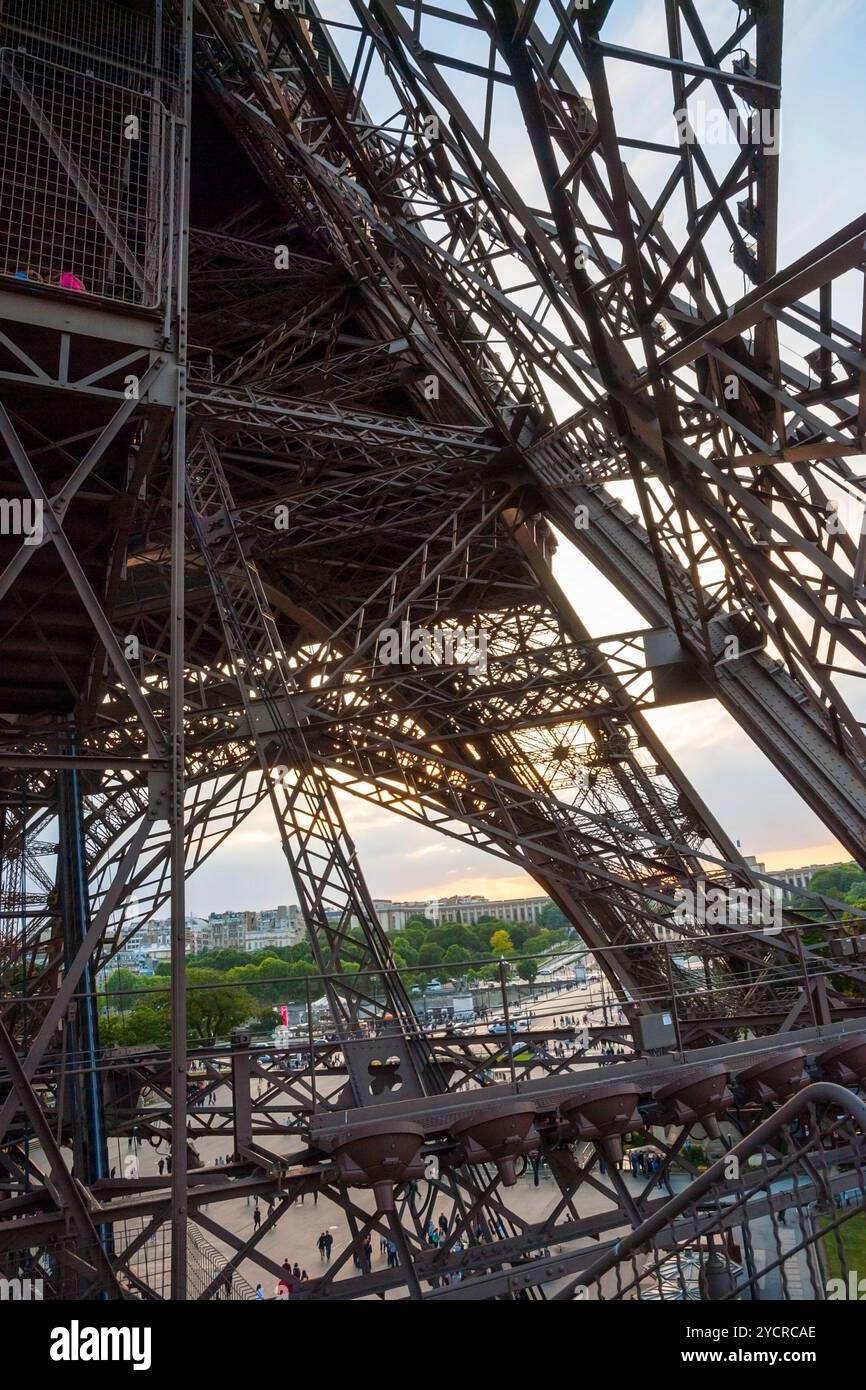 Tower historical monument paris hi-res stock photography and images - Alamy