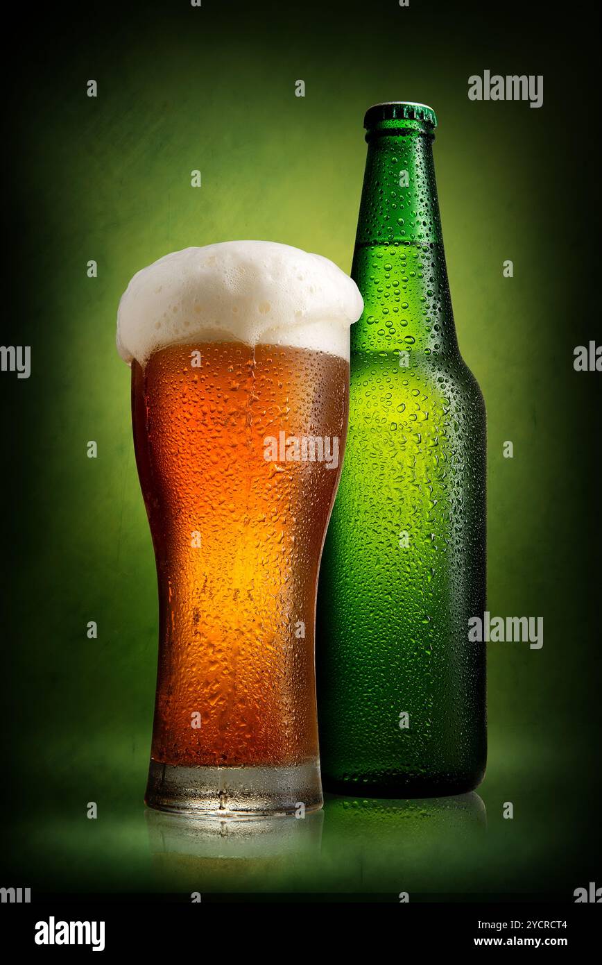 Macro dark beer in glass hi-res stock photography and images - Alamy