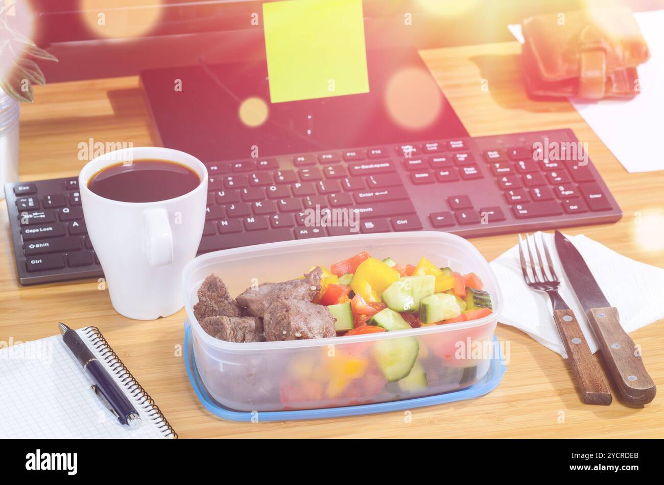 Eating at desk messy hi-res stock photography and images - Alamy