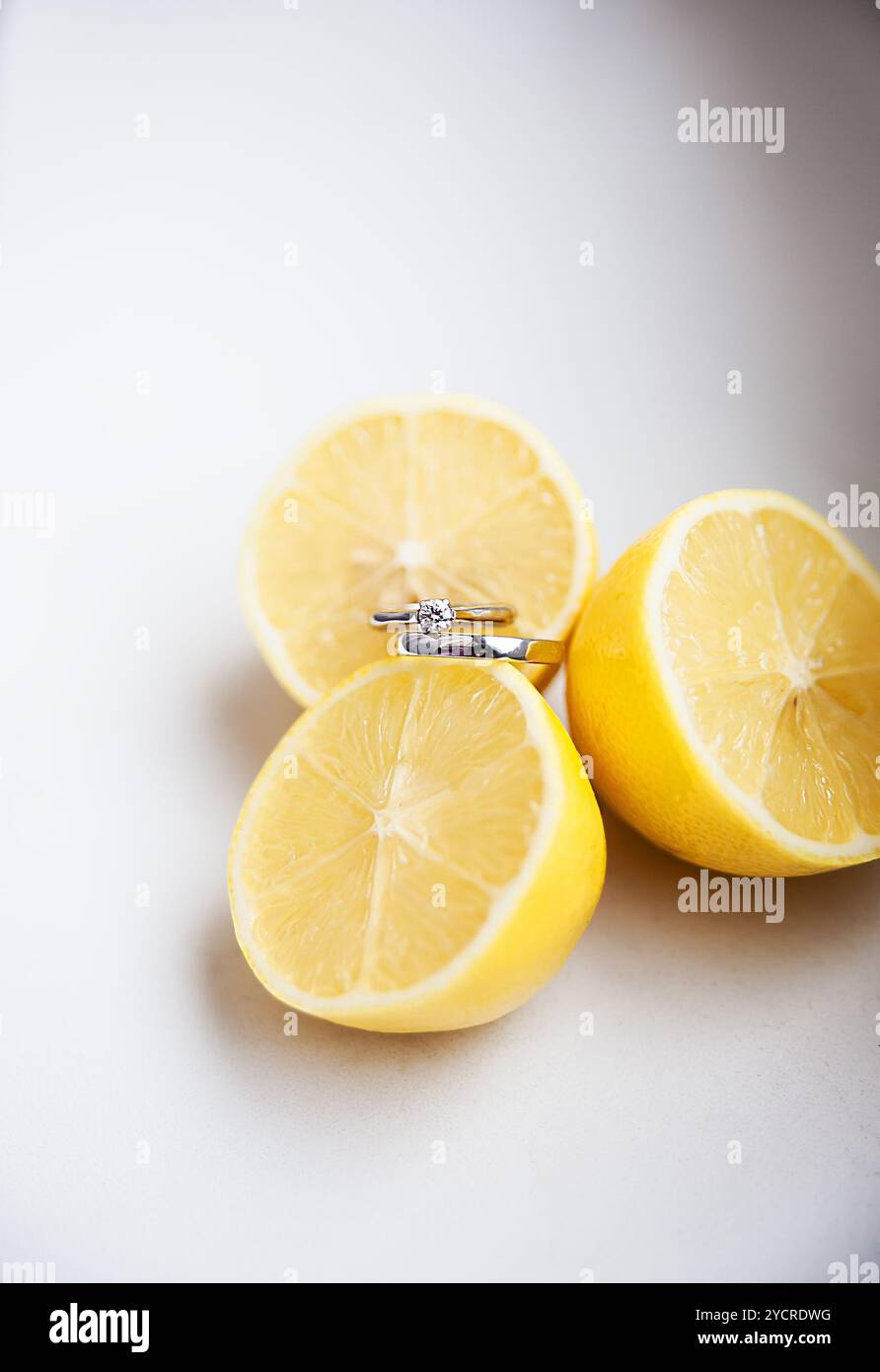Organic wedding rings hi-res stock photography and images - Alamy