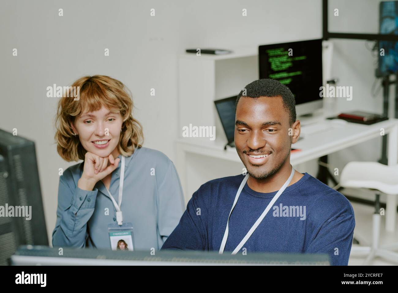 Coworker smile office computer hi-res stock photography and images - Alamy