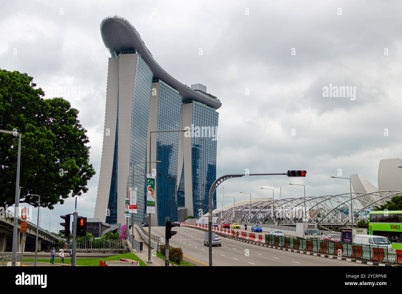 A view of the Luxurious Marina Bay Sands from Bayfront Ave, Marina Bay ...