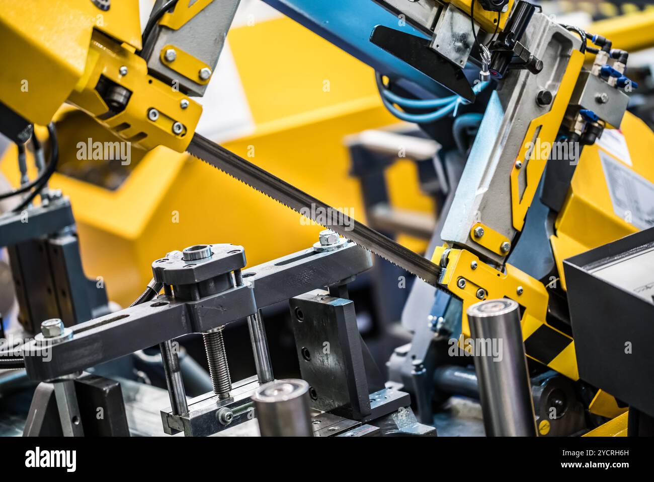 Modern machine hi-res stock photography and images - Alamy