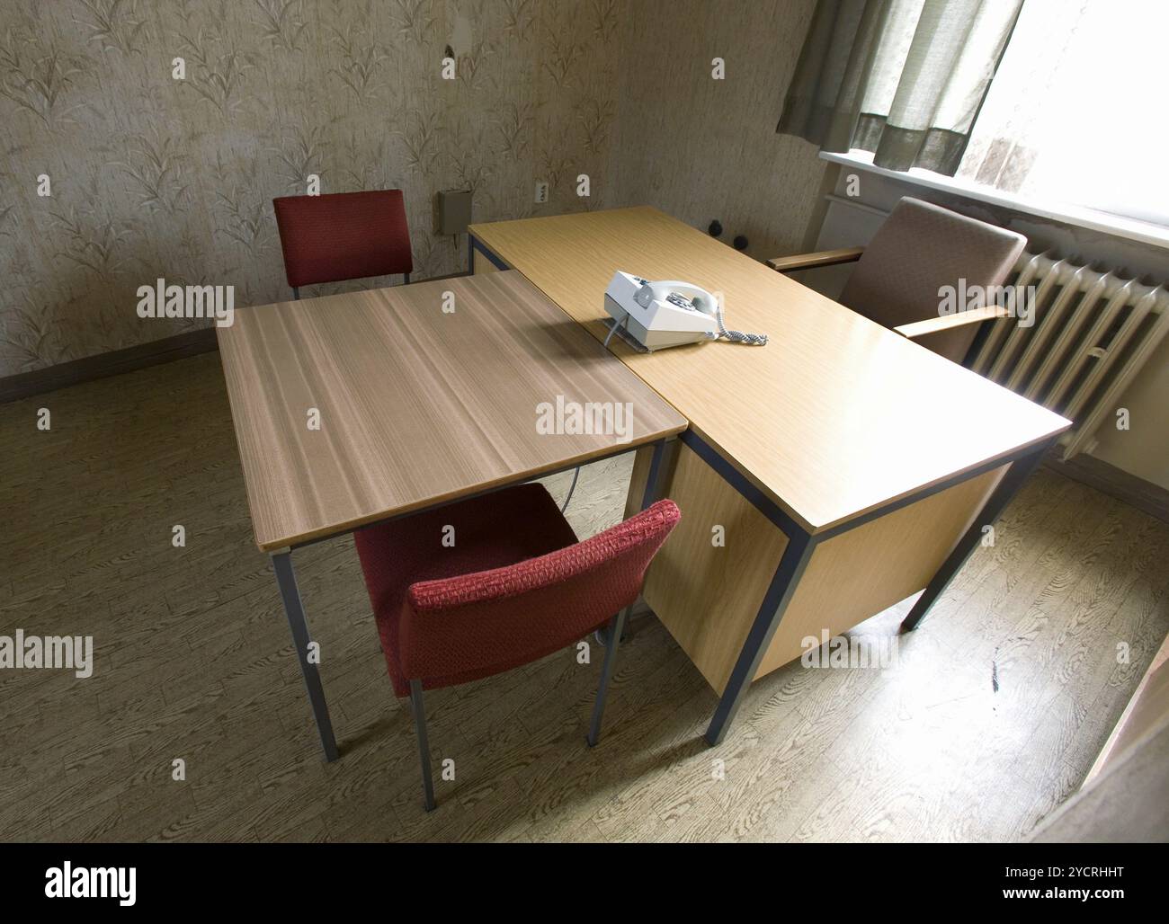 Berlin, 12.09.2008, View into an interrogation room of the former ...
