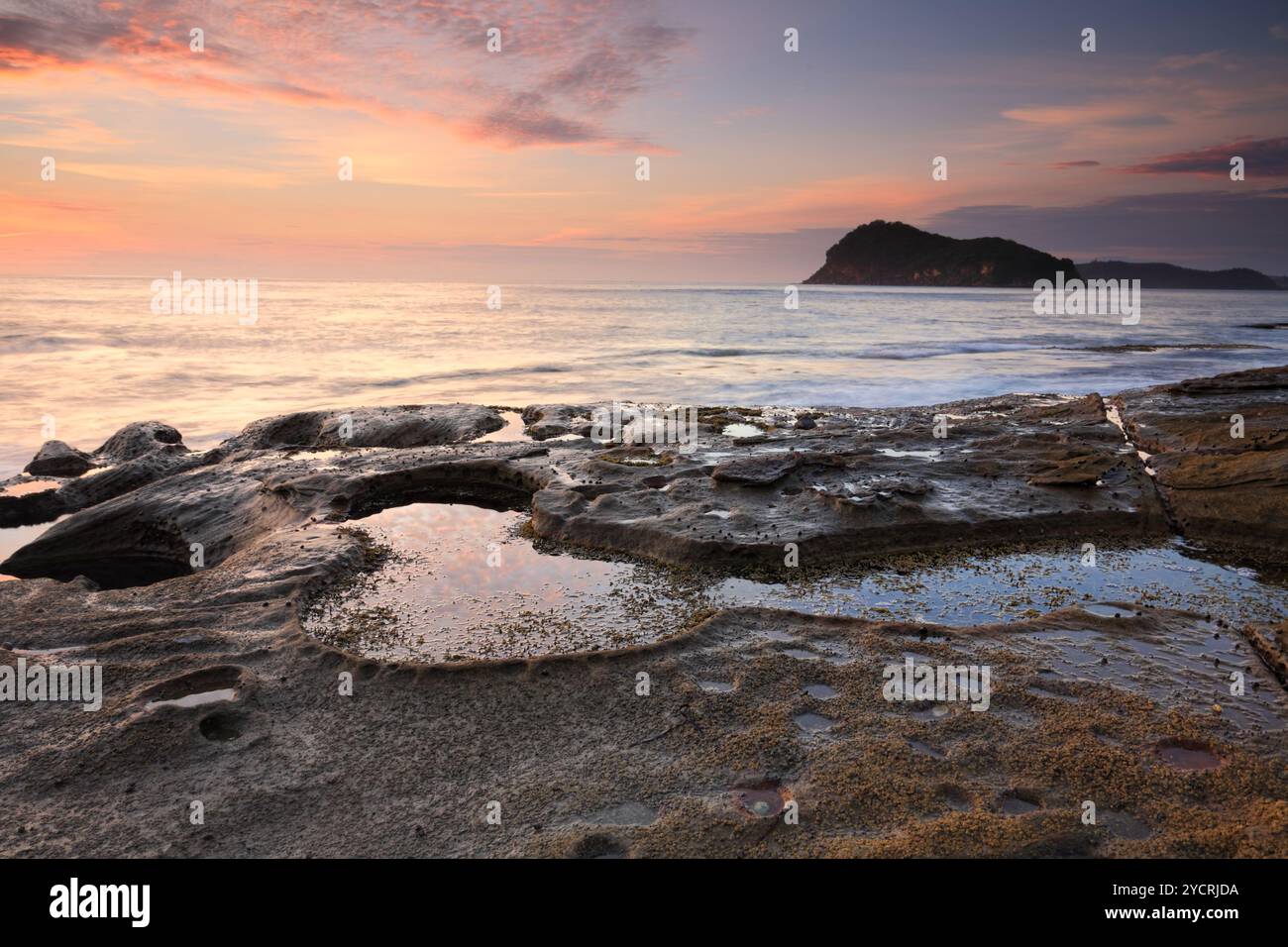 Pearl beach australia hi-res stock photography and images - Alamy