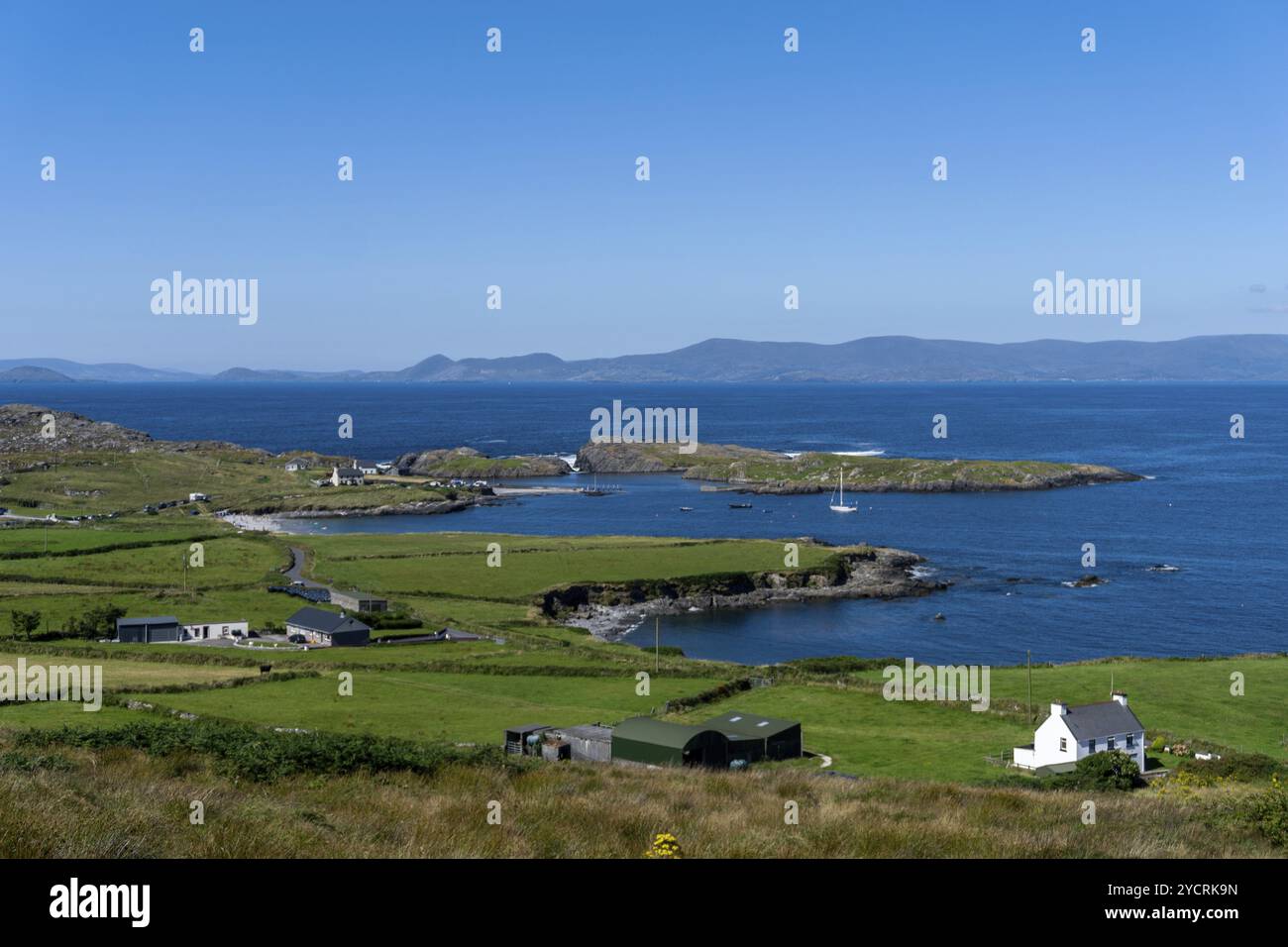 A view of the Iveragh Peninsula and Kells Bay in County Kerry Stock ...