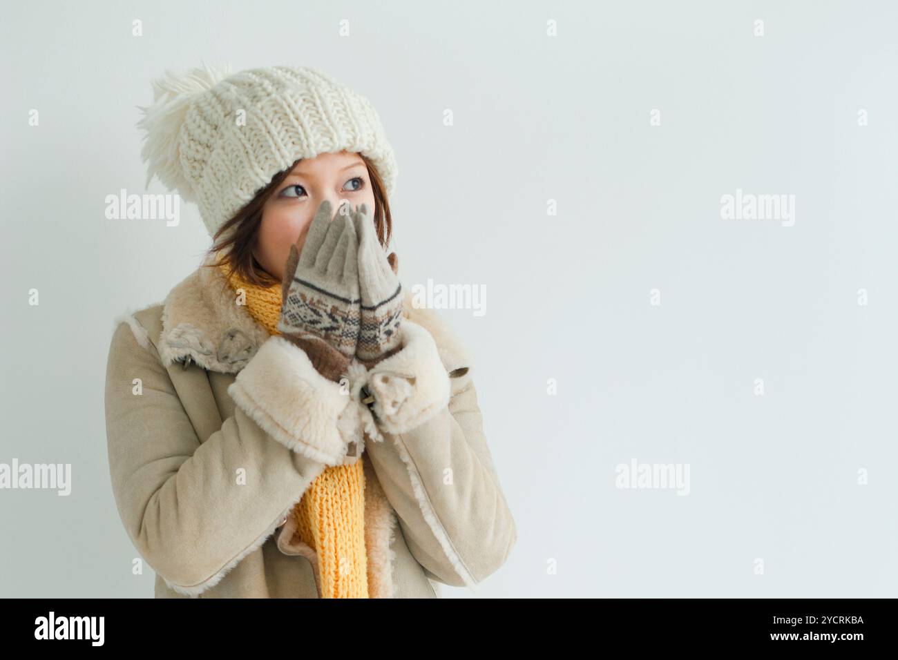 Looking back a smile hi-res stock photography and images - Alamy