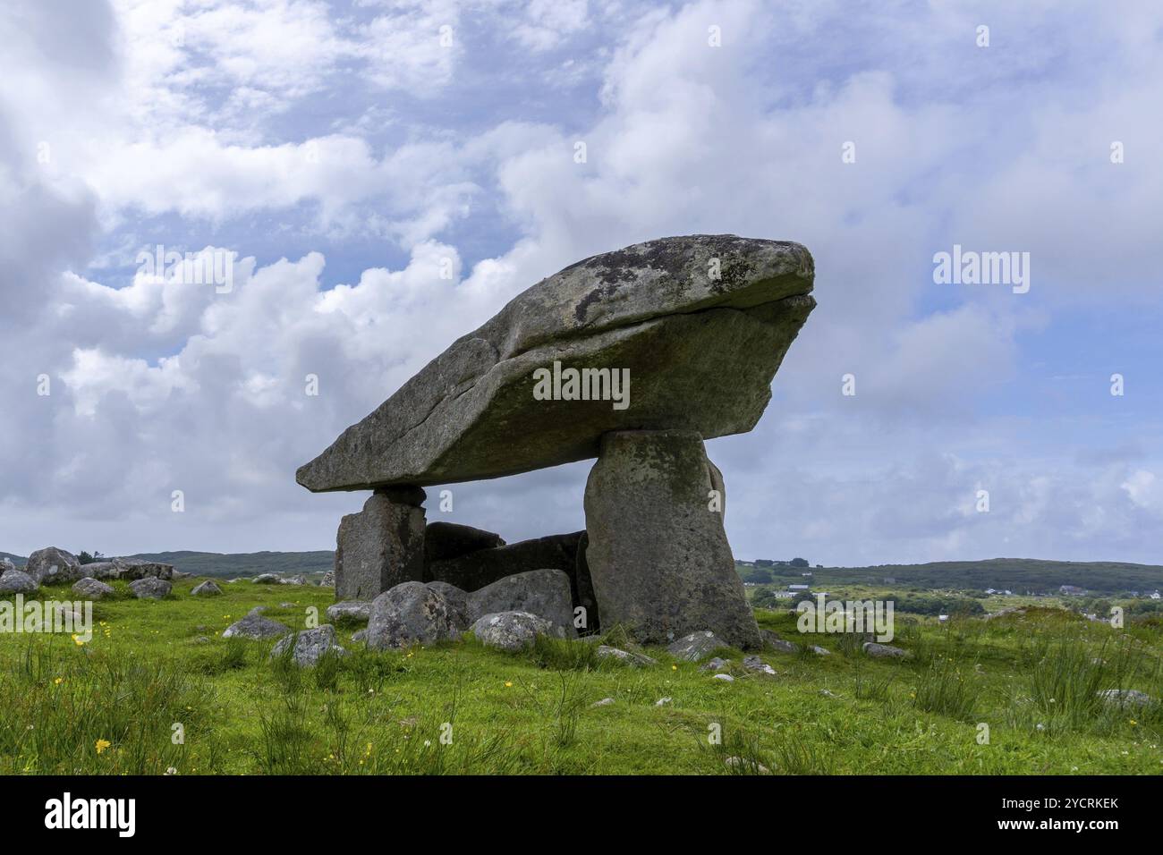 Megalithic tomb donegal hi-res stock photography and images - Alamy