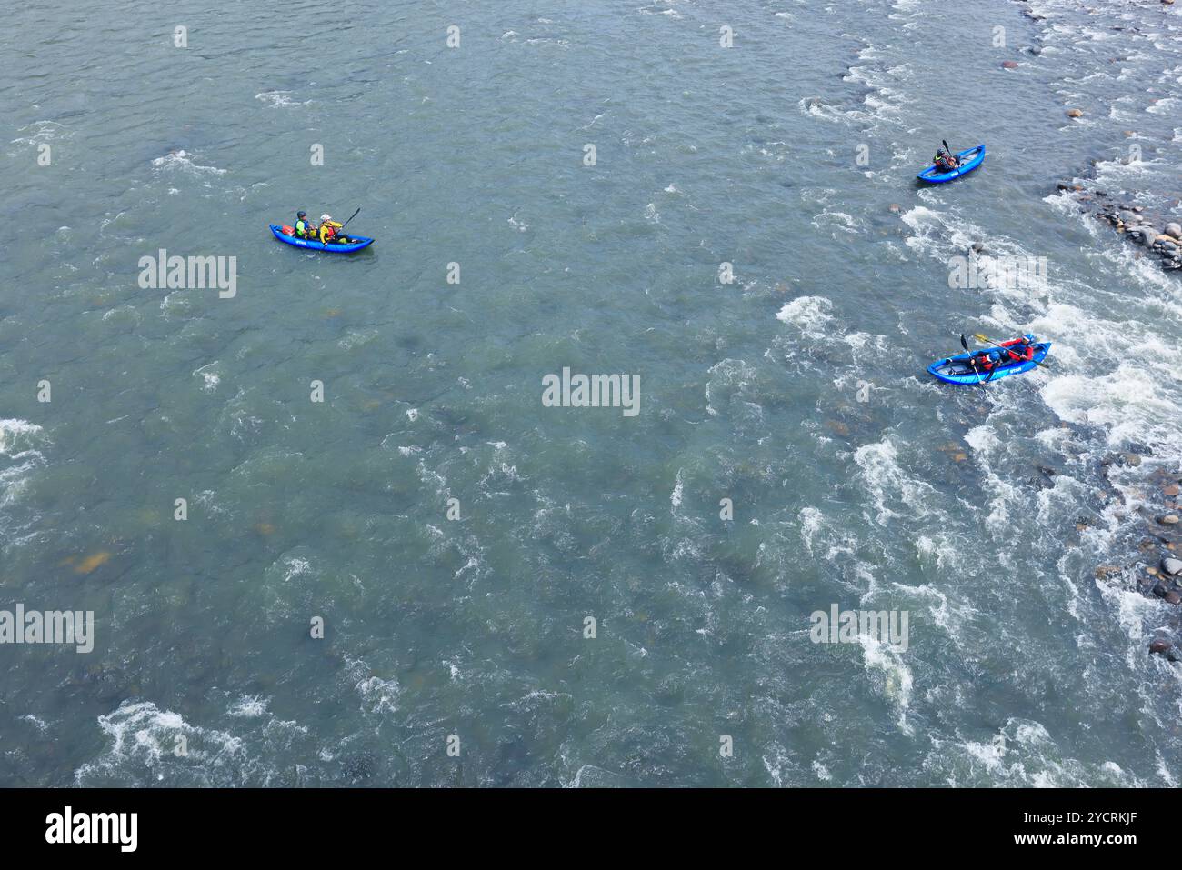 Canoeing and the clear waters of the Chikuma River Stock Photo - Alamy