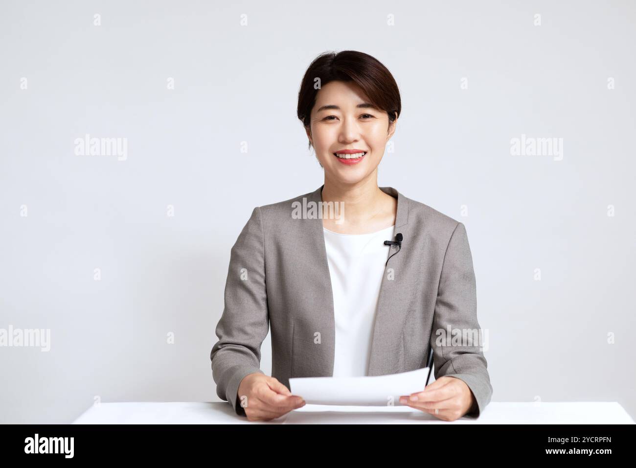 News anchor studio tv hi-res stock photography and images - Alamy