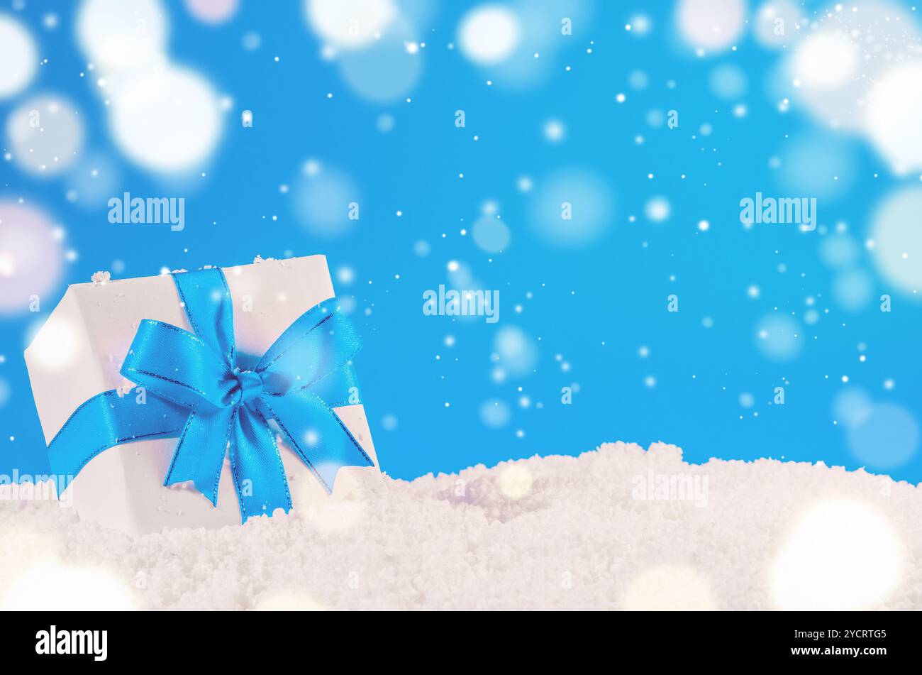 One christmas gift snow hi-res stock photography and images - Alamy