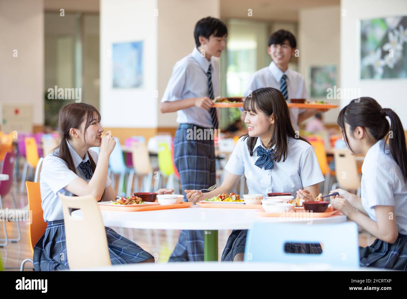 High school students eating in the student cafeteria Stock Photo - Alamy