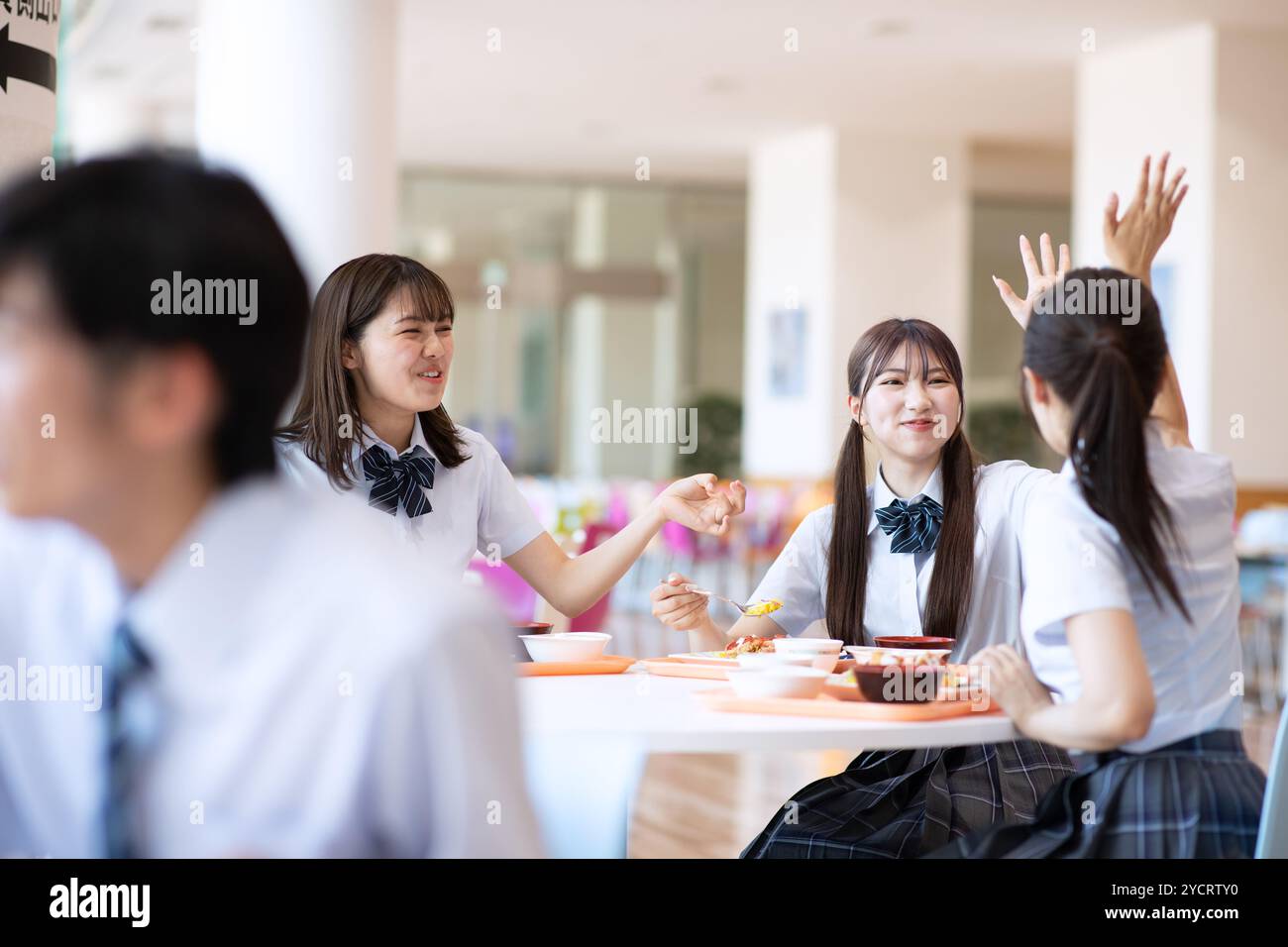 High school students eating in the student cafeteria Stock Photo - Alamy
