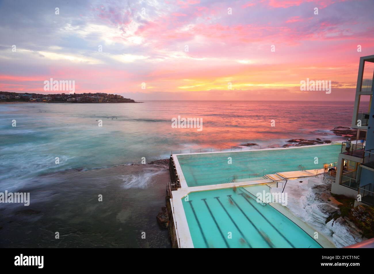 Cafe bondi sydney hi-res stock photography and images - Alamy