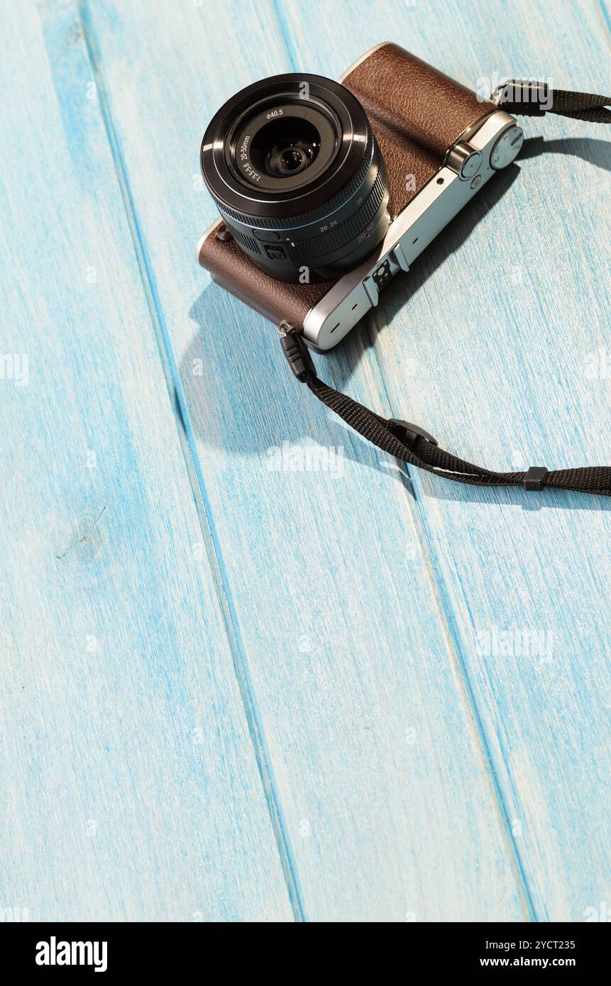 Photography mirrorless camera lens hi-res stock photography and images ...