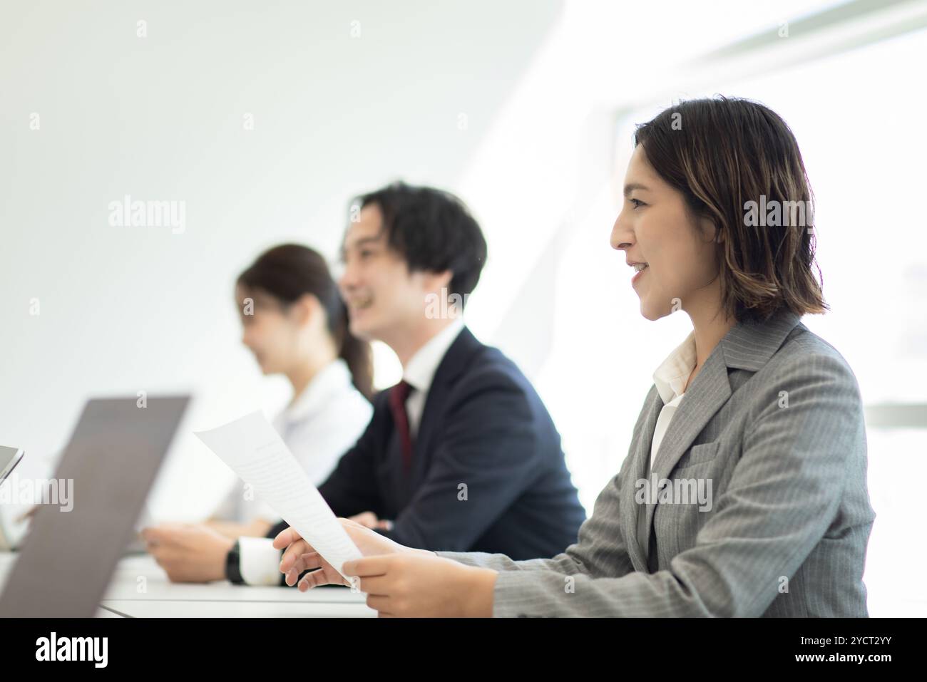 Women interviews a man hi-res stock photography and images - Alamy