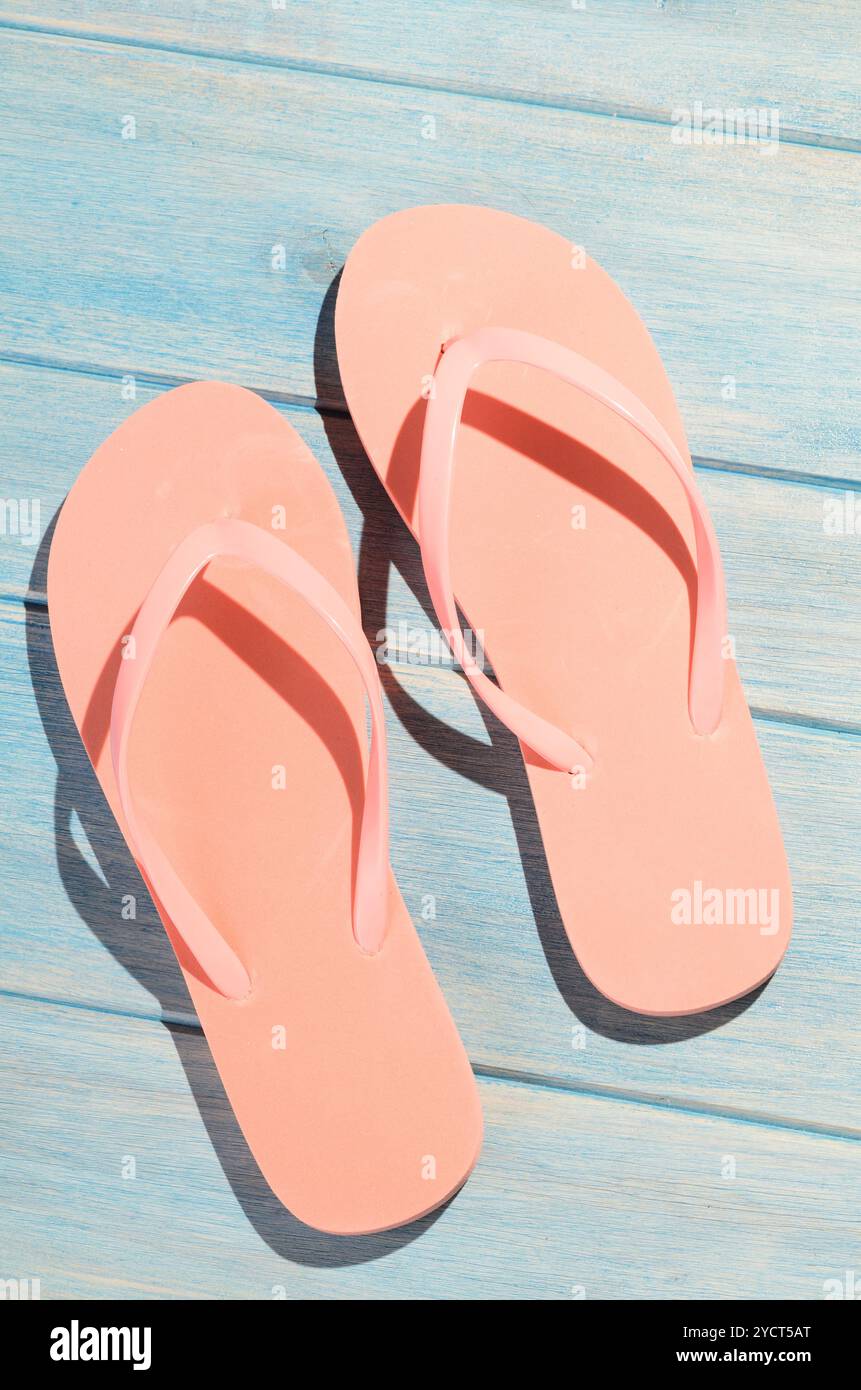 Pink flip flops sun hi-res stock photography and images - Alamy